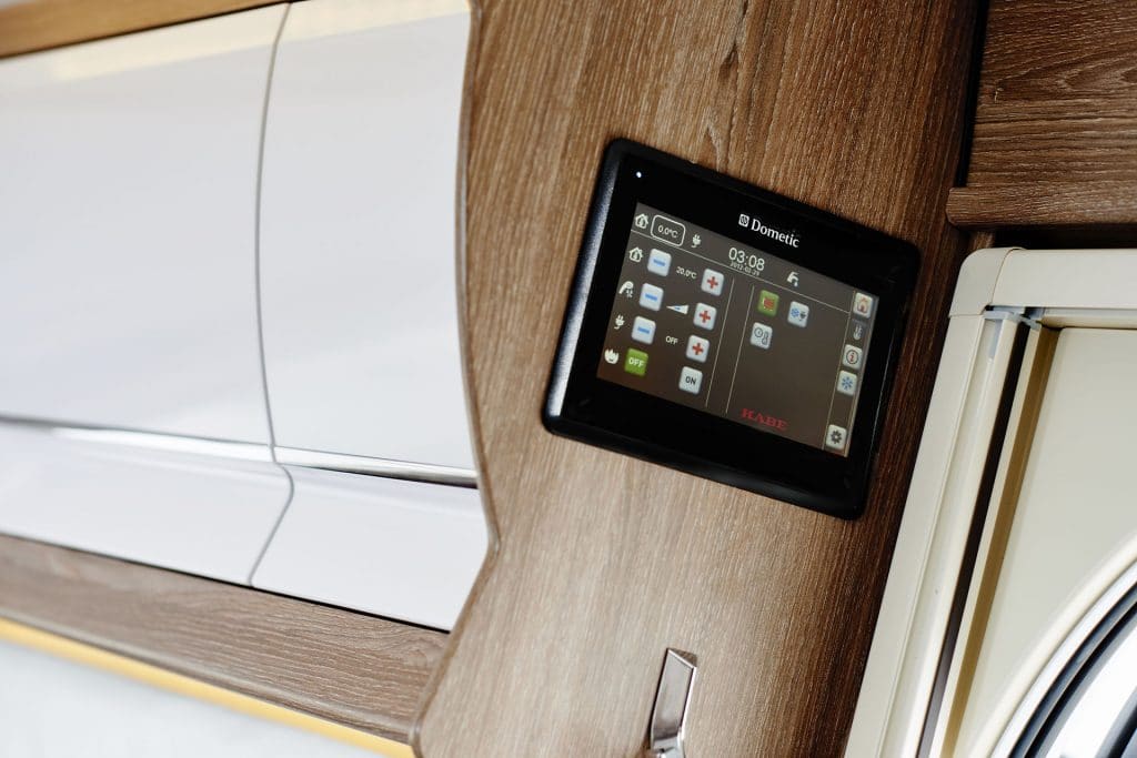 Så styr du husbilen med smart system - CampingSverige.se